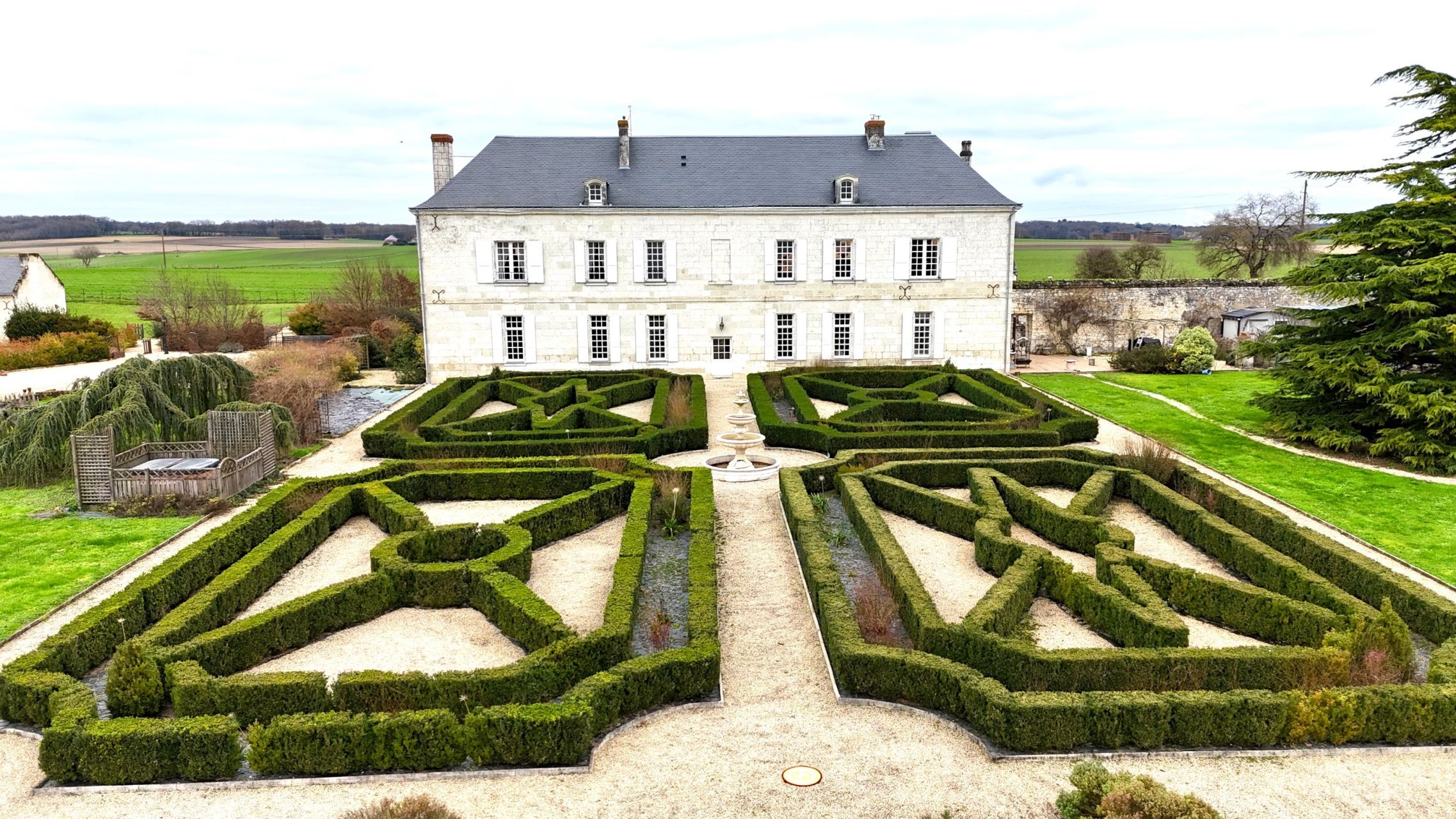 Sale Castle Chinon 25 Rooms 873 m² - Sotheby's International Realty ...